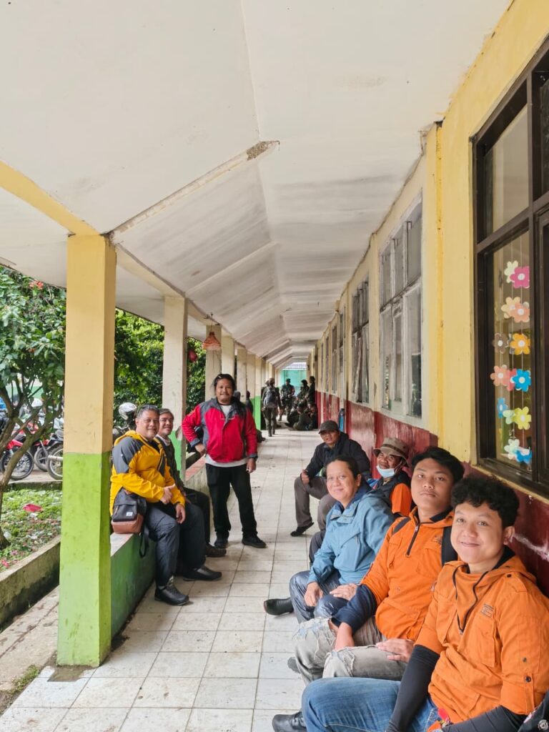 Tim FTG Unpad Teliti Longsor Cisarua, Material dari Gunung Burangrang ...